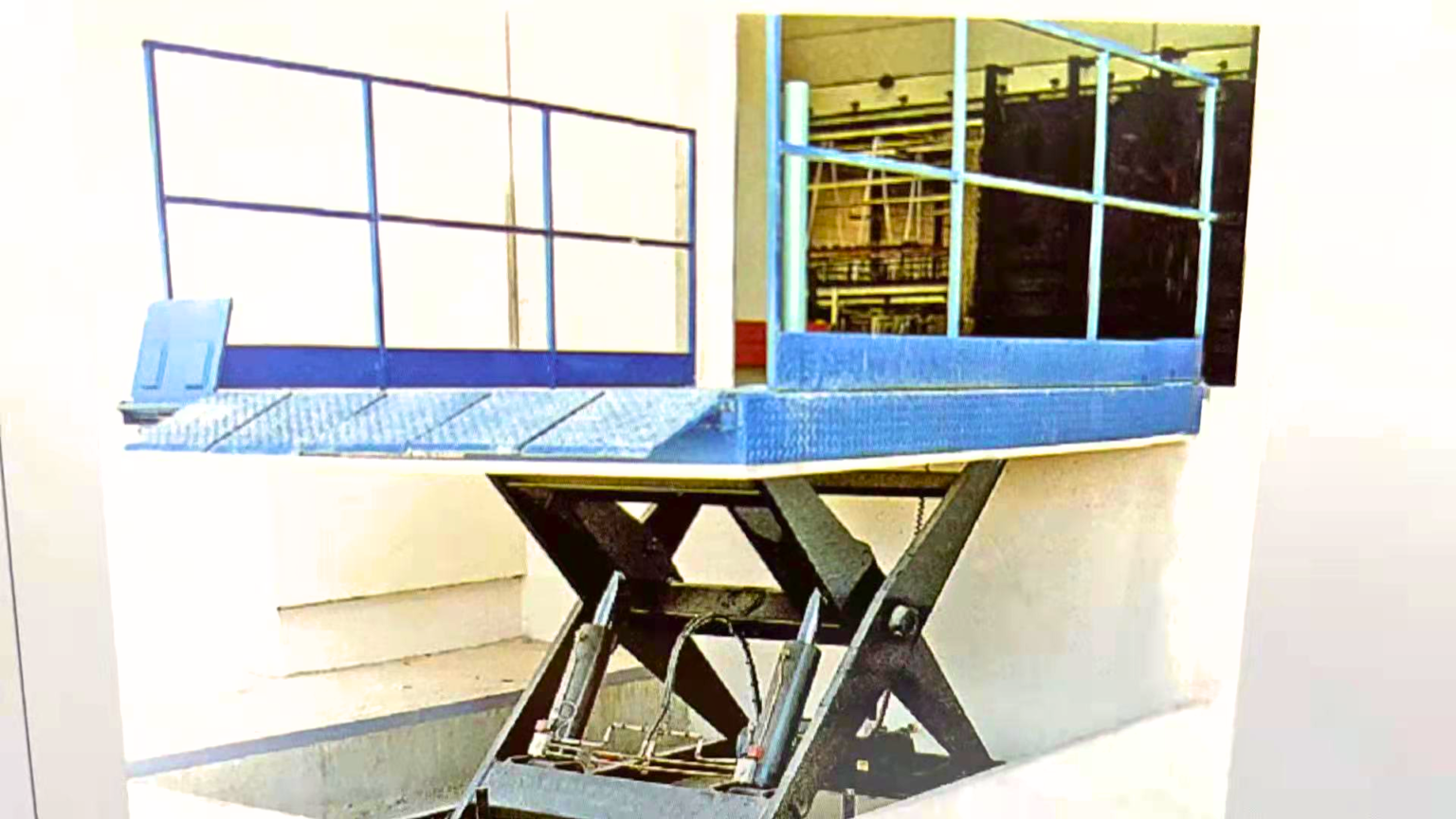 Dock Leveler: Scissor Lift Vertical Platform - Tsunmi.net: Premium Dock Levelers & Industrial ...